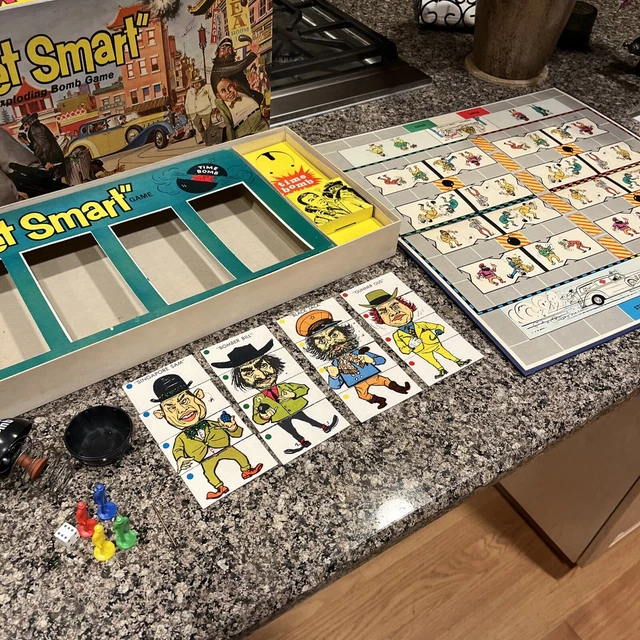 1965 SUPER RARE Get Smart Game Complete In The Box Intact Bomb/Pin ...