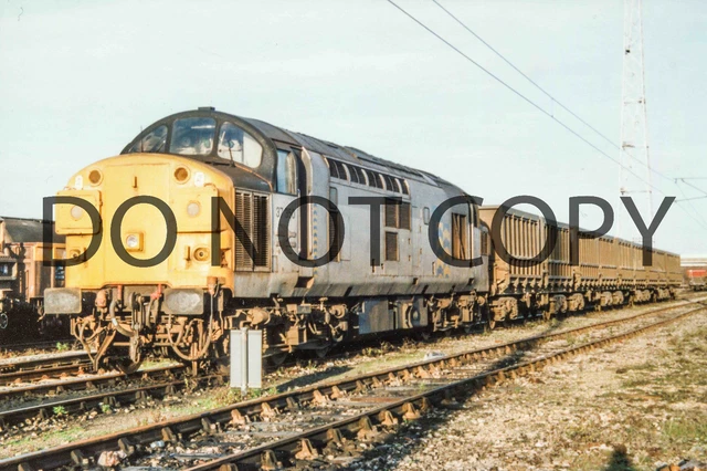 UK DIESEL TRAIN Railway Photograph Of Class 37 37350. Loco. Rm37-1042 £ ...