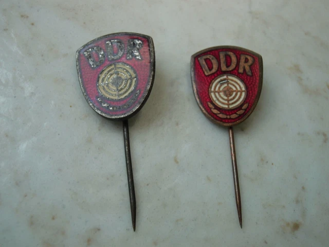 2X GST SCHIESSEN KK-Gewehr, s, b - DDR Orden, Abzeichen EUR 1,00 ...