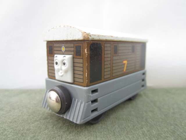 BRIO WOODEN RAILWAY Toby Tram Thomas the Tank Engine & Friends ...