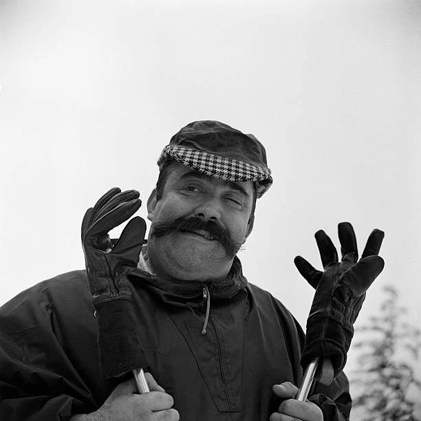 TRUMPET PLAYER MOUSTACHE Playing His Gloves Meg ve France January - Old ...
