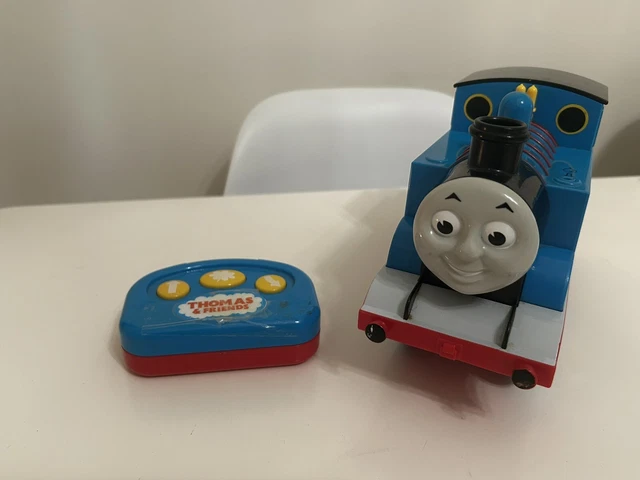 THOMAS THE TANK Engine Stop Go Remote Control Real Steam Train Tomy ...