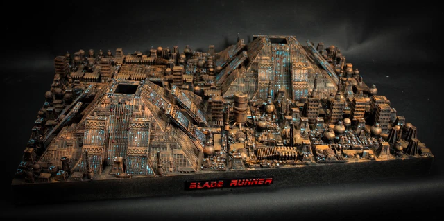 MODEL KIT BLADE Runner Pyramid painted model Tyrell Corporation 16 ...