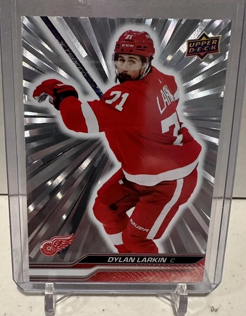 2023-24 UPPER DECK Series 2 Dylan Larkin Outburst argento #311 ali ...
