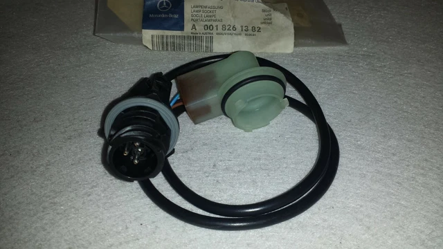 ORIGINAL MERCEDES TRUCK lamp socket 24V signal lamp socket 0018261382 ...