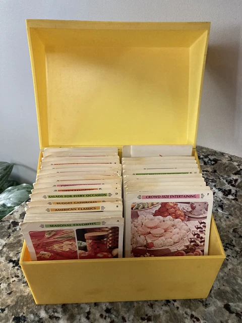 VINTAGE BETTY CROCKER Recipe Card Library Yellow/Mustard File Box 1971 ...