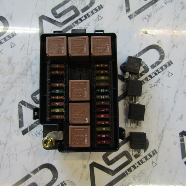 JAGUAR XK8 XKR X100 Boot Fuse Box LJG2822BB From 2003 Model £30.00 ...