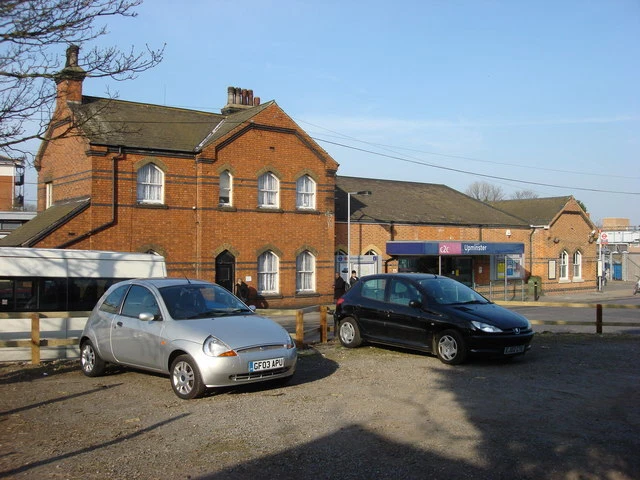 PHOTO 6X4 UPMINSTER station, entrance on Station Approach This entrance ...