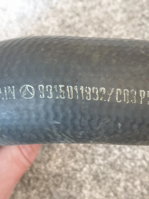 MERCEDES-BENZ SPRINTER TUBO radiatore superiore 9015011882 parte ...