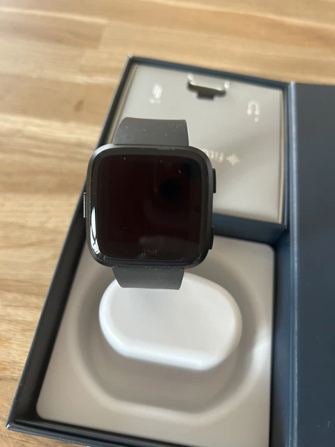 FITBIT VERSA ORIGINAL Smart Watch Fitness Tracker boxed + complete ...