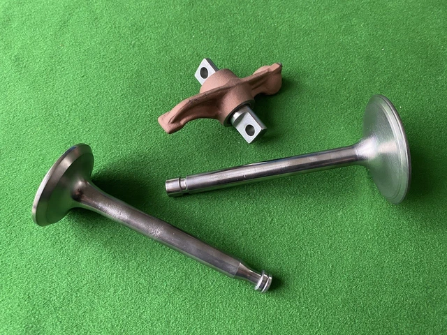 PISTON AERO-ENGINE VALVES (not Rolls-Royce Merlin / Spitfire maybe ...