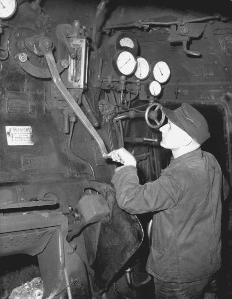 ENGINE DRIVER IN his steam locomotive in 1953 Old Photo $9.00 - PicClick AU
