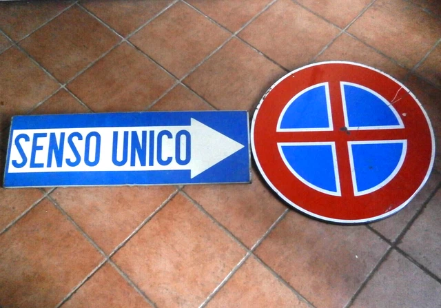 CARTELLI SEGNALETICA STRADALE Senso Unico + Divieto di Fermata Ottime Condizioni EUR 89,99 ...