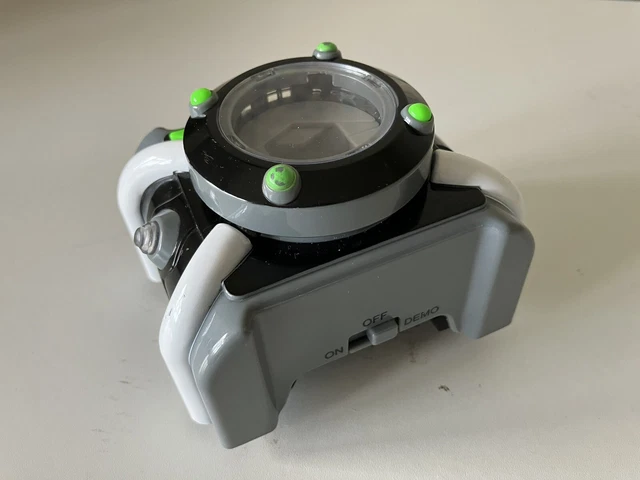 BEN 10 ULTIMATE Omnitrix Deluxe FX Watch | Lights Sounds | Bandai ...