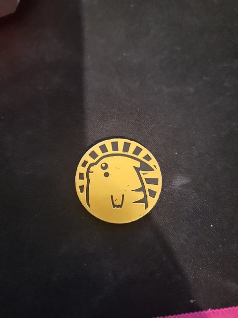 PIKACHU POKEMON TCG Coin Small Gold Vintage Token okay Condition EUR 3 ...
