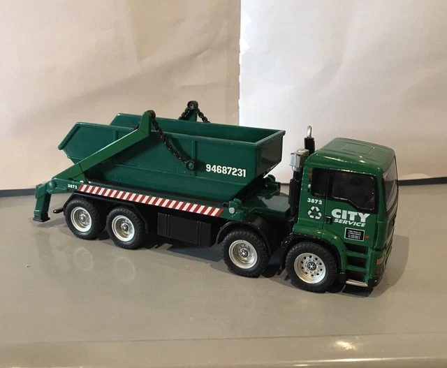 REALTOY MAN 8 Wheeled Skip Lorry with Pullback Action 1:50 Scale - ref ...