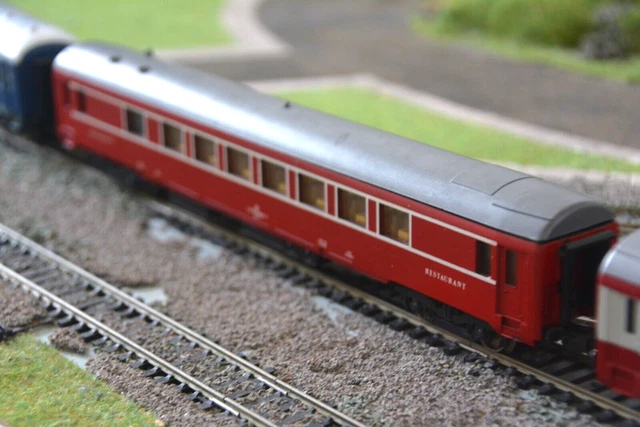 LIMA 9211 SNCF A9 French Restaurant Coach + LIGHTING Red HO vgc 518788 ...