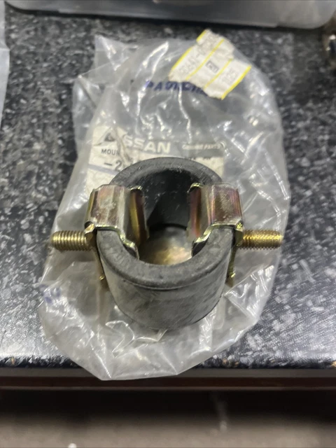 GENUINE NISSAN PATROL GR (Y61/Terrano) Exhaust Rubber Mounting - 20641 ...