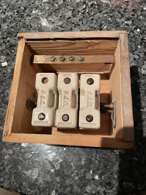 ANTIQUE ELECTRICAL. OLD Fuse Box GEC X3 Pottery Fuses Copper Buss Bar C ...