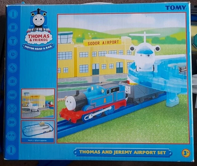 TOMY THOMAS & Friends Motor Road And Rail Thomas & Jeremy Airport Set ...