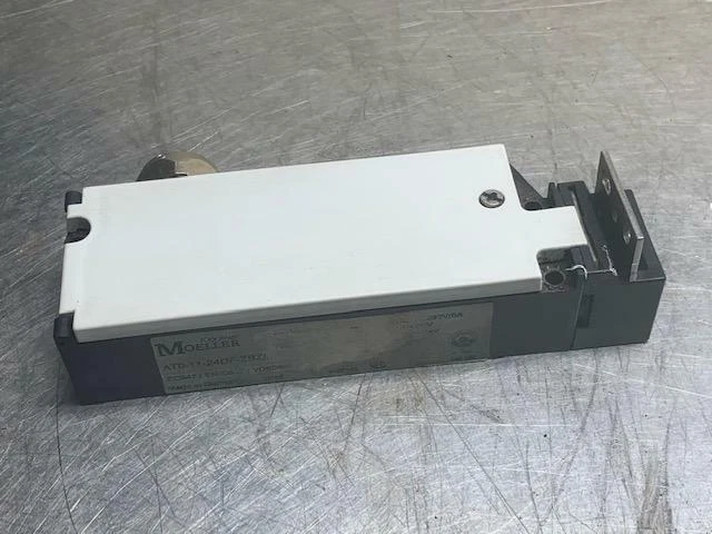 KLOCKNER-MOELLER ATO-11-24DF-ZBZ SAFETY Interlock Switch w/ Key, Used ...