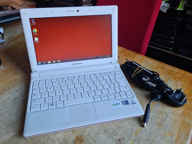 NIPPY AGGIORNATO COMPLETAMENTE FUNZIONANTE Netbook Samsung Windows 7 ...