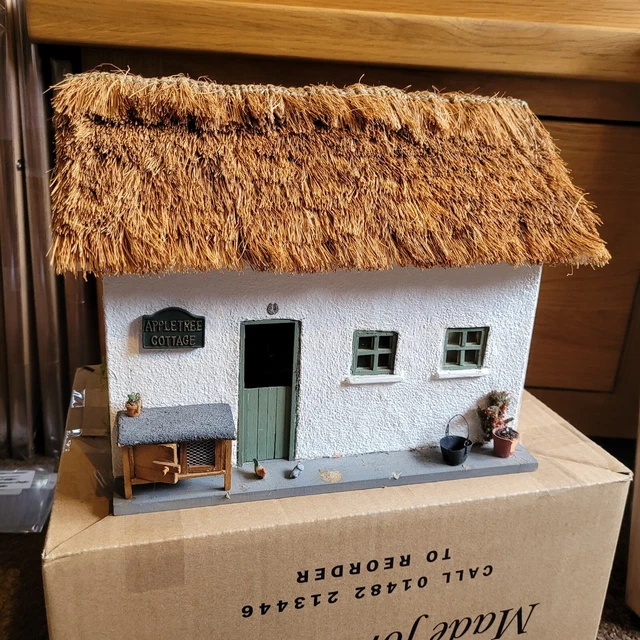 APPLETREE COTTAGE HAND Made Model Cottage £34.97 - PicClick UK