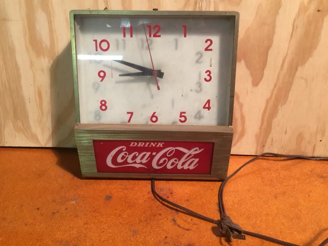 VINTAGE DRINK COCA Cola Fishtail Price Brothers Light Up Wall Clock ...