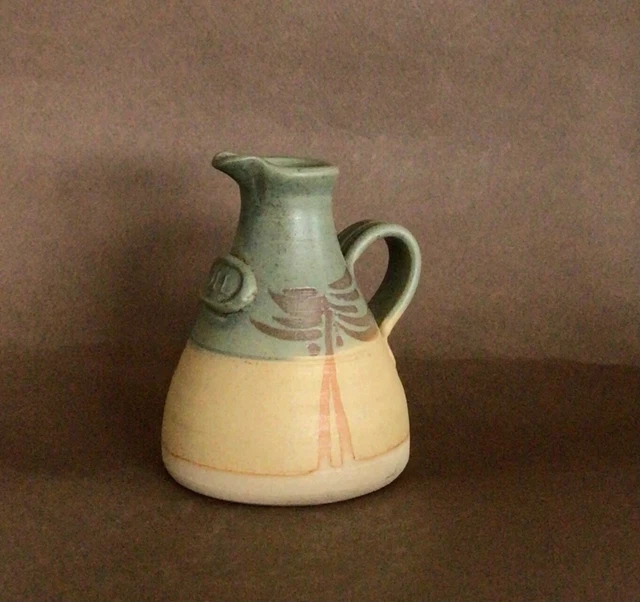 OWEN THORPE STUDIO POTTERY OIL JUG. VINTAGE CHURCHSTOKE —-signed EUR 14 ...