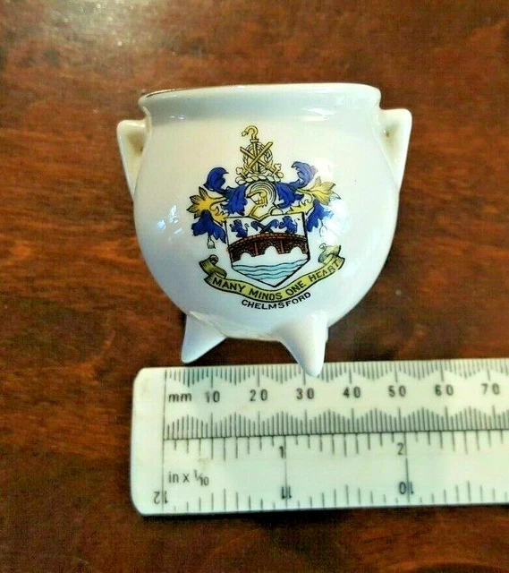 CHELMSFORD ESSEX FLORENTINE Crested China Cauldron Crest Expat ...
