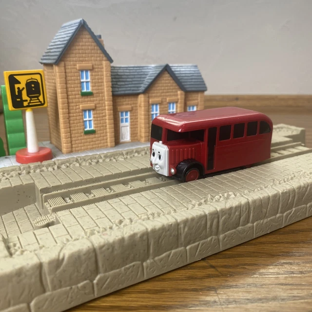 THOMAS & FRIENDS TrackMaster Red Bertie Motorized Bus Britt Allcroft ...