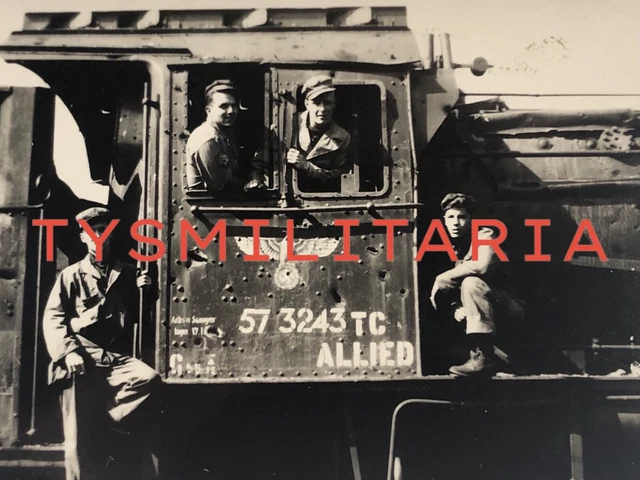 ORIGINAL WW2 PHOTO US Soldiers With Captured German Train £12.25 ...