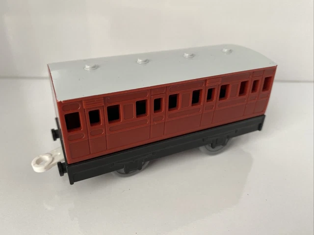TOMY TRACKMASTER THOMAS the tank engine olivers coach VGC £4.99 ...