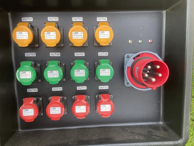 3 PHASE ELECTRICAL Distribution Box with 12 x 16 amp sockets £516.72 ...