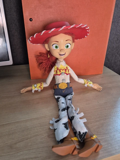 TOY STORY DISNEY Pixar Store Thinkway Jessie Pull String Talking Doll ...