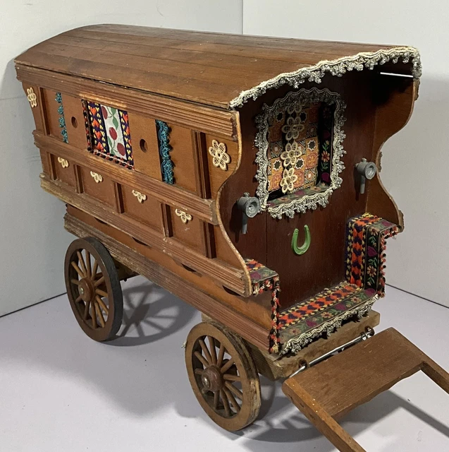 LARGE VINTAGE WOODEN Gypsy Caravan Doll House With Removable Roof £65. ...