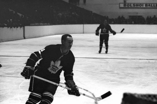 TORONTO MAPLE LEAFS Leonard Red Kelly in action during game at Map ...