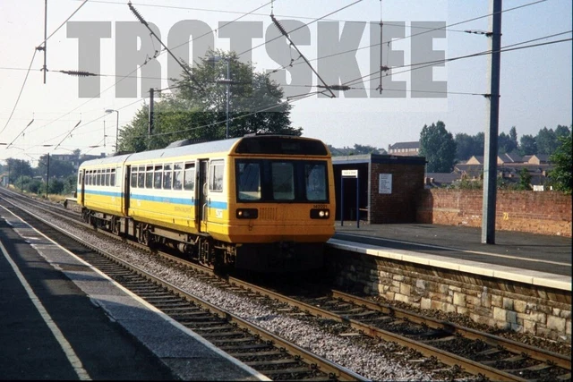 35MM SLIDE BR British Rail Diesel DMU Class 142 142021 Chester-le ...