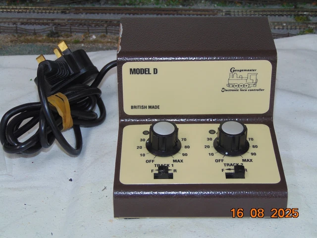 GAUGEMASTER MODEL D twin track controller. Boxed. £67.95 - PicClick UK