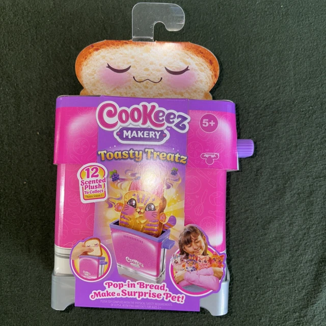 COOKEEZ MAKERY **TOASTY TREATZ** Makes Toaster Treat Surprise Pet $15. ...