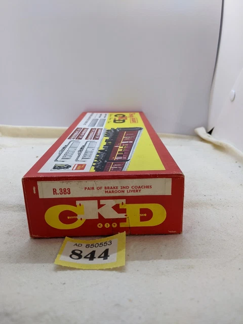 844 TRIANG MAROON CKD pair of Brake 2nd coaches R383. £17.99 - PicClick UK