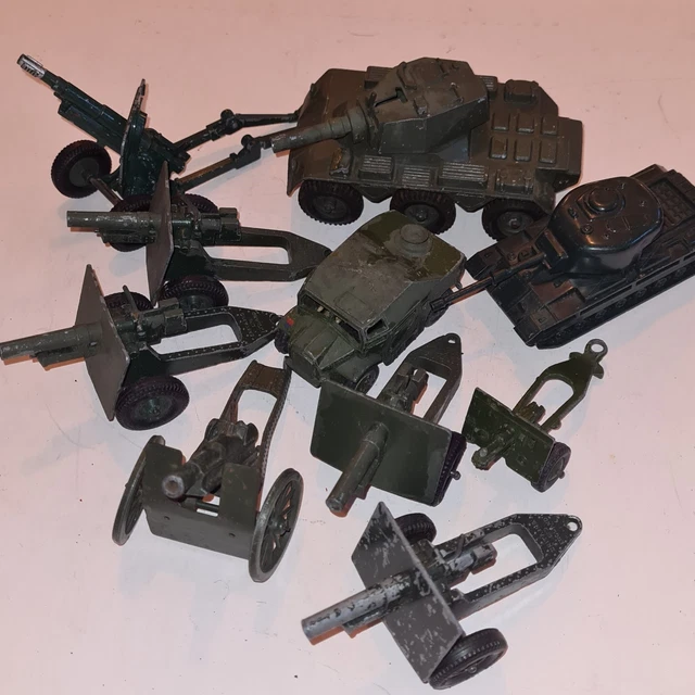 10 VINTAGE DIECAST Military Models Dinky,Britains,Triang,Field Guns ...