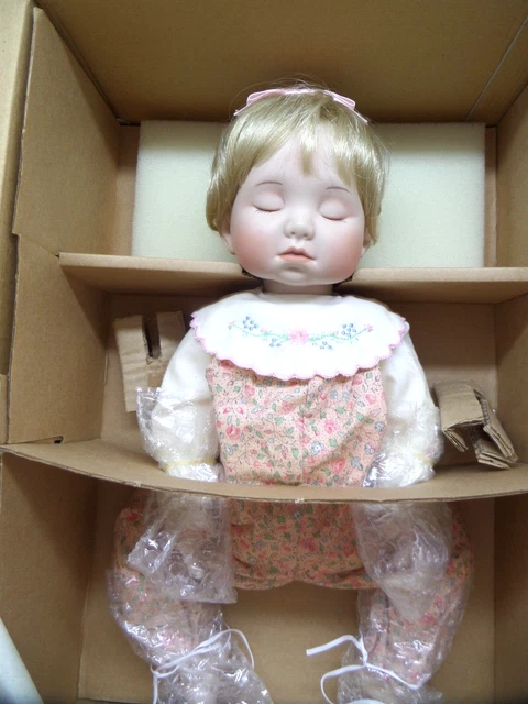 ASHTON DRAKE PORCELAIN Doll Emily Anne 1129 ZD COA Boxed EUR 23,90 ...
