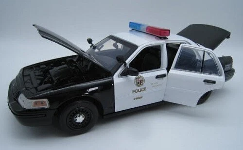 Ford Crown Victoria 2001 Los Angeles Police Drive Greenlight 1 18
