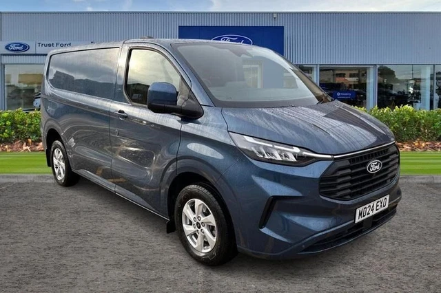FORD TRANSIT CUSTOM 300 Limited AUTO L1 SWB FWD 2.0 EcoBlue 136ps Low ...
