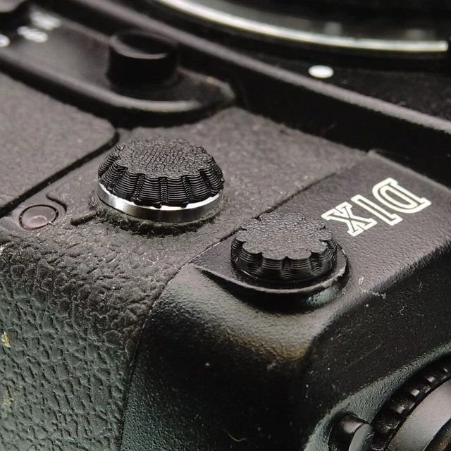 AUSGEKNIPST 10-PIN REMOTE Abdeckkappe für Nikon F100, F5, F6, F90 EUR ...