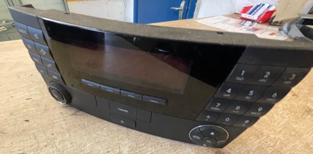 MERCEDES-BENZ W211 E class Genuine Radio Player Head Unit A2118200879 £ ...