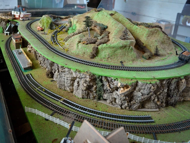 HORNBY. 'THOMAS TANK Engine' Model Railway Layout. Shop Display, Spare ...