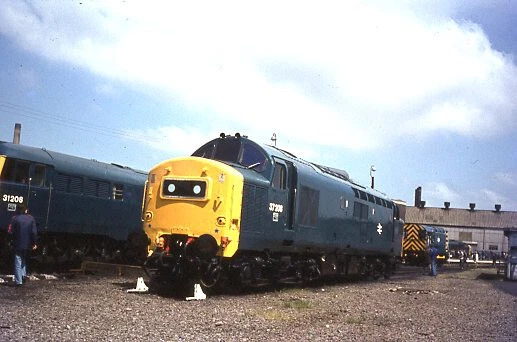 ORIGINAL COLOUR SLIDE of ex works 37208 BR class 37 diesel loco £1.35 ...