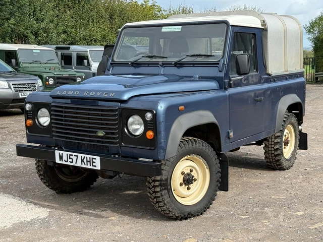 2007 LAND ROVER Defender 90 2.4 TDCi 4WD SWB Euro 4 2dr PICK UP Diesel ...